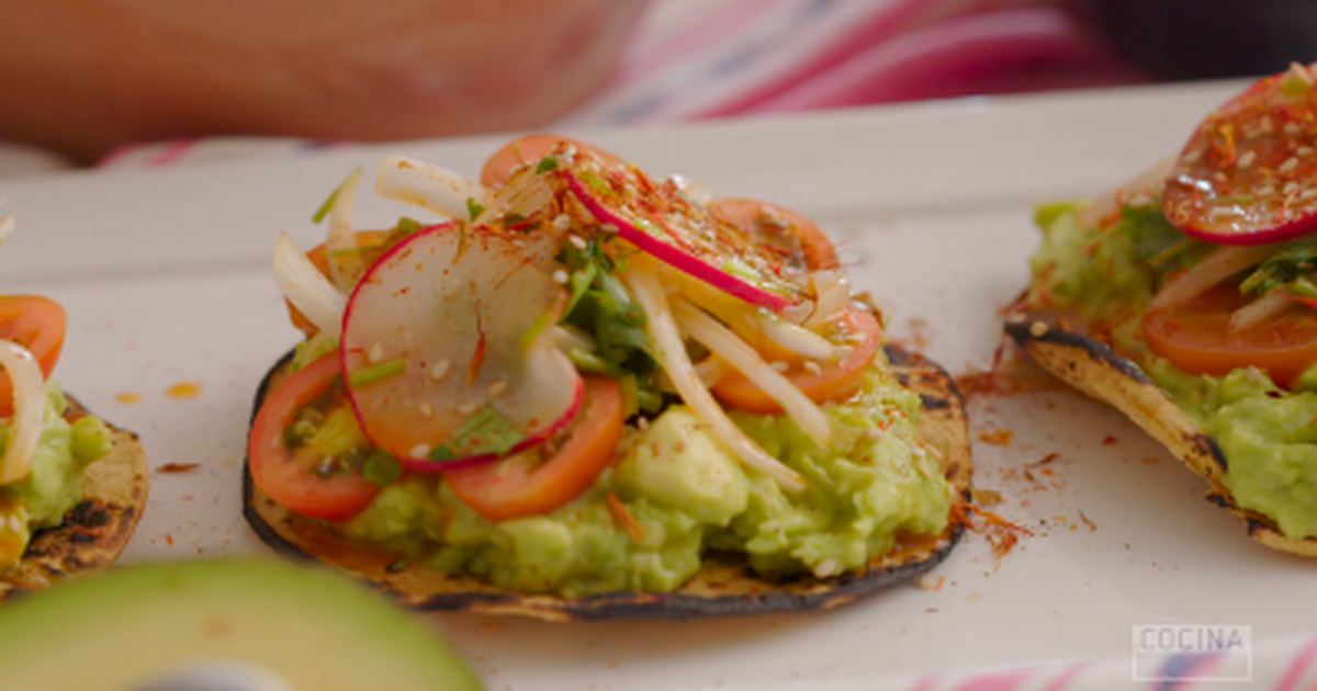Avocado Tostada :: Latin Food Recipes and Lifestyle - Cocina