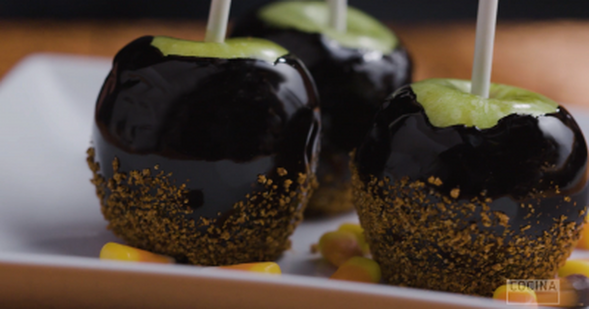 Chile Caramel Apples :: Latin Food Recipes and Lifestyle - Cocina