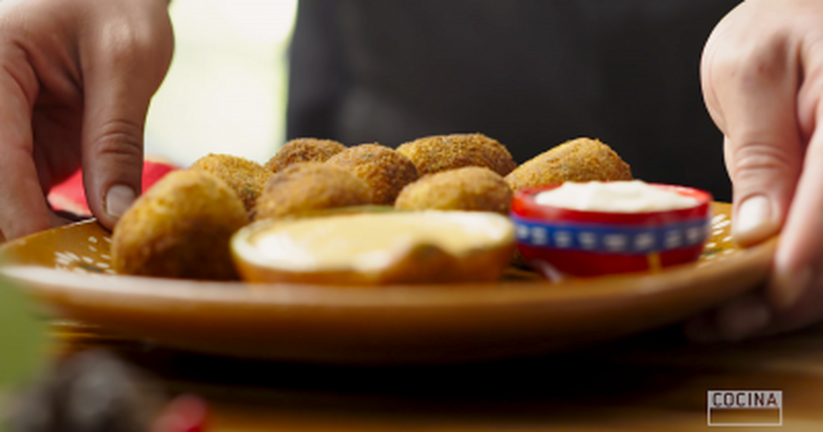 Crab Meat Croquetas :: Latin Food Recipes and Lifestyle - Cocina